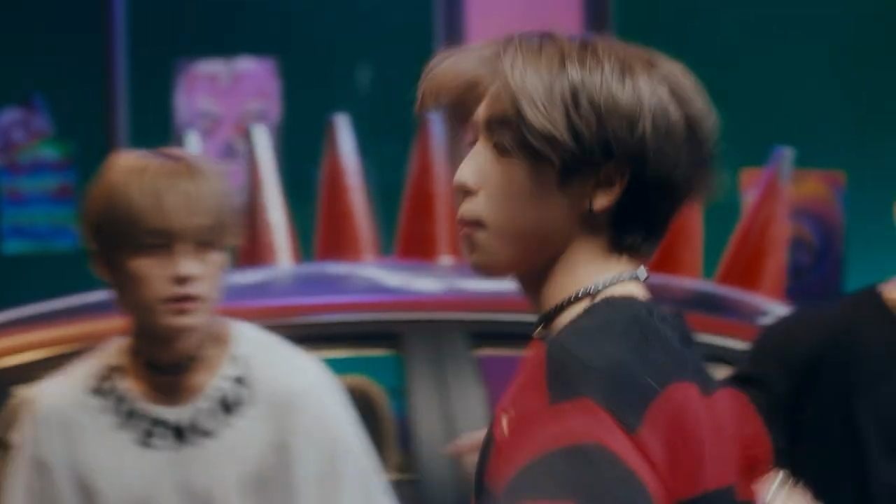 موزیک ویدیو آهنگ “Super Board” از استری‌کیدز - نماشا